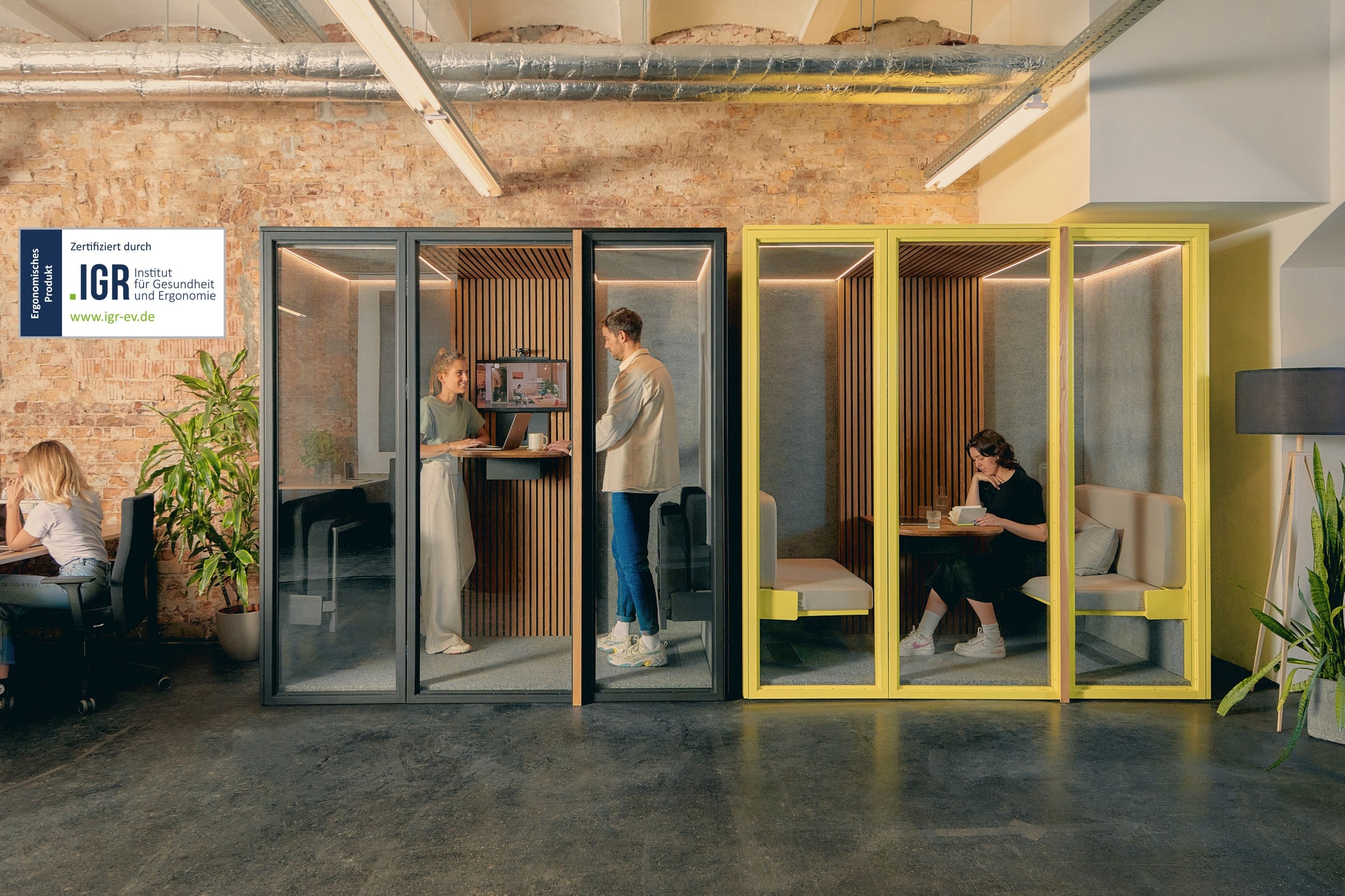 HUUS | Phone and meeting booths